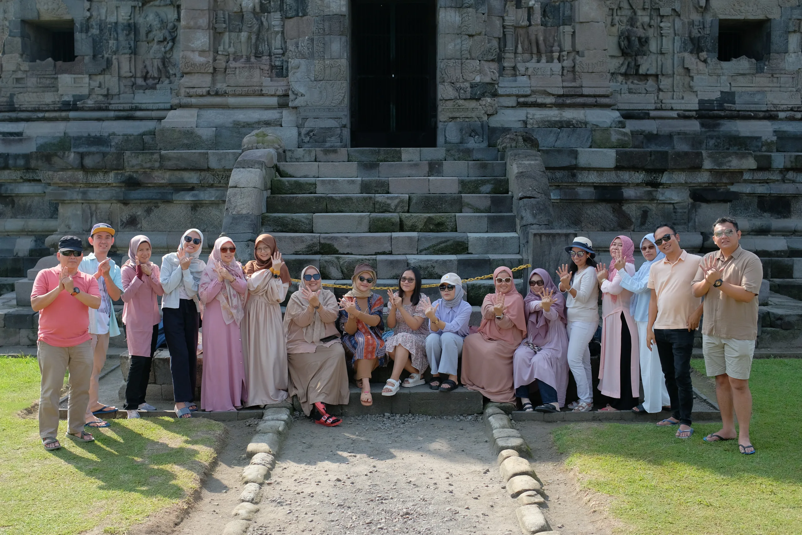 Jasa Foto Gathering Jogja › Jogjamagelangtrip